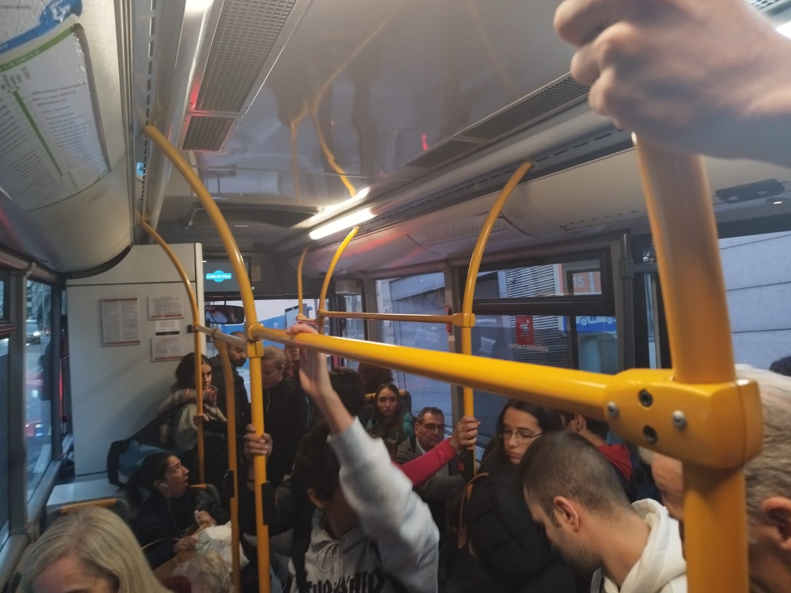 Més queixes dels usuaris de la línia de bus entre Andorra la Vella i ...