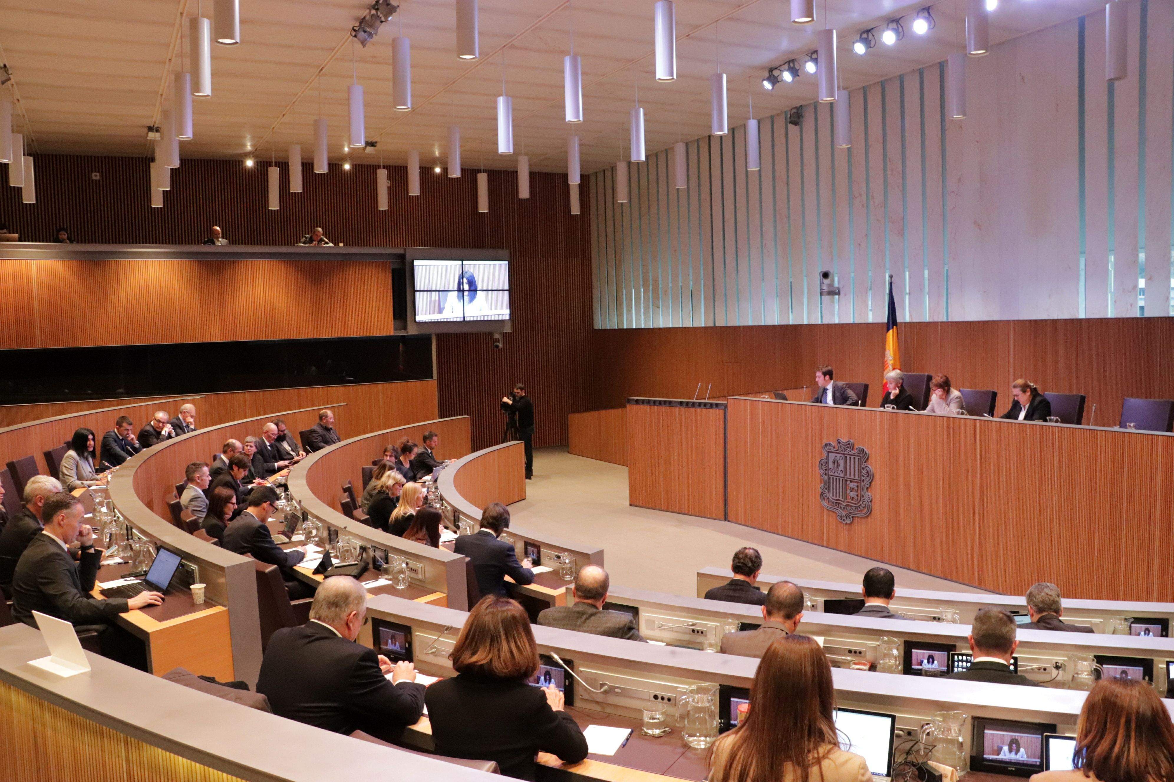 Del postureig al populisme: batussa al Consell General pels salaris ...