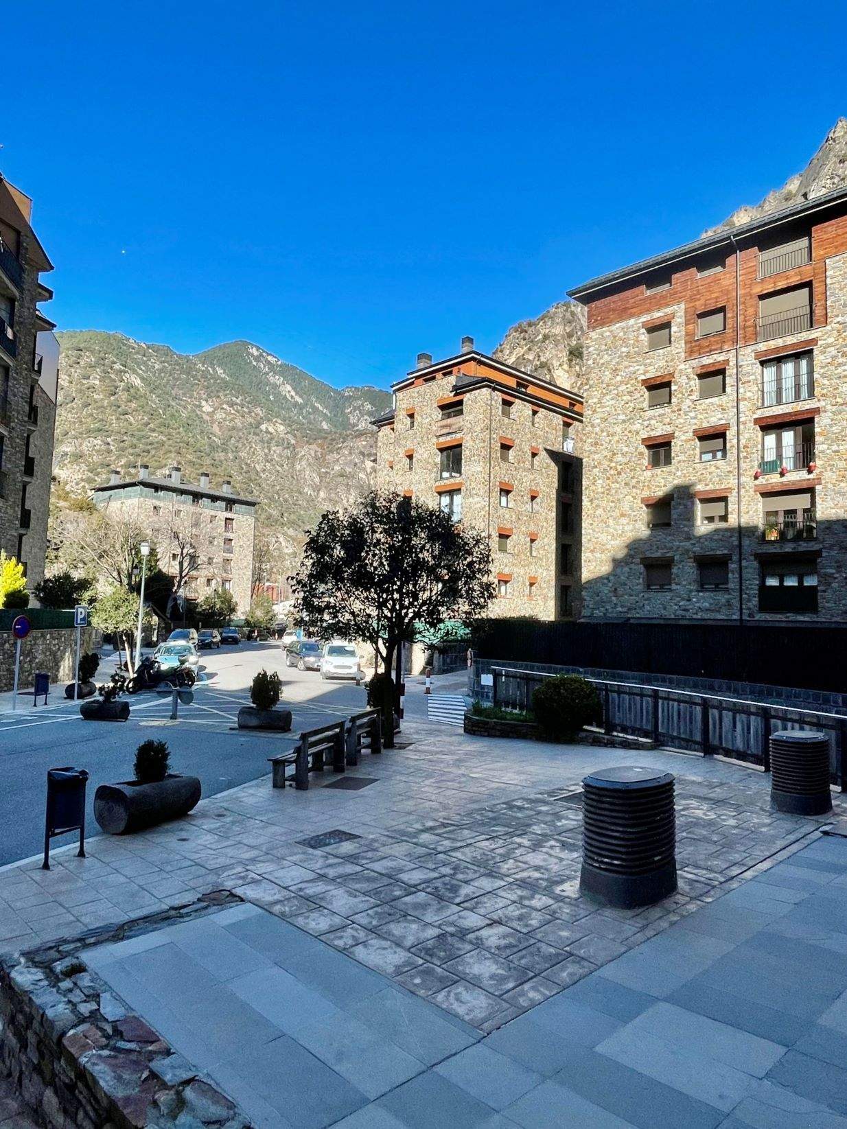 La venda d’un edifici a la Borda del Jaile deixa en una situació ...