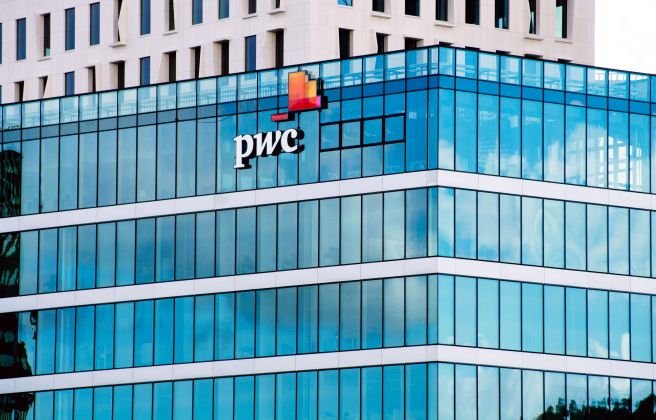 Els consultors de PwC comencen a replegar-se després de mig any d ...