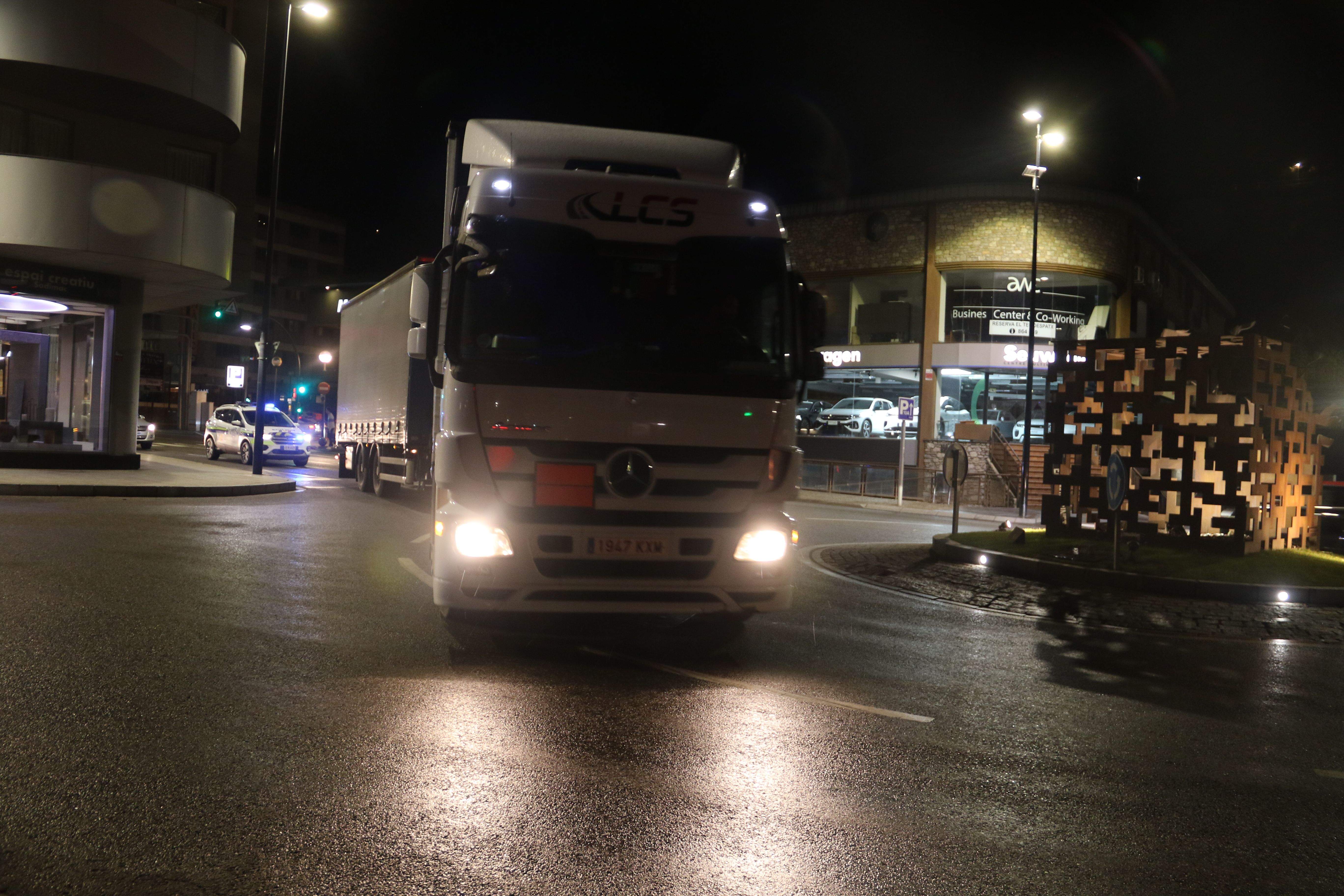 Una quarantena de camions encallats a Puigcerdà pels talls dels pagesos ...