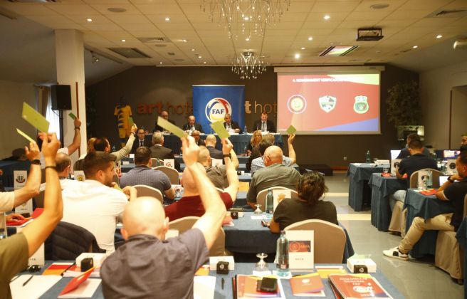 La FAF fa mig pas enrere i ‘salva’ el futbol sala i el futbol base ...