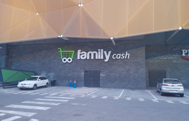 Family Cash ja és ben visible a Epizen i obrirà l’1 d’agost - Altaveu ...