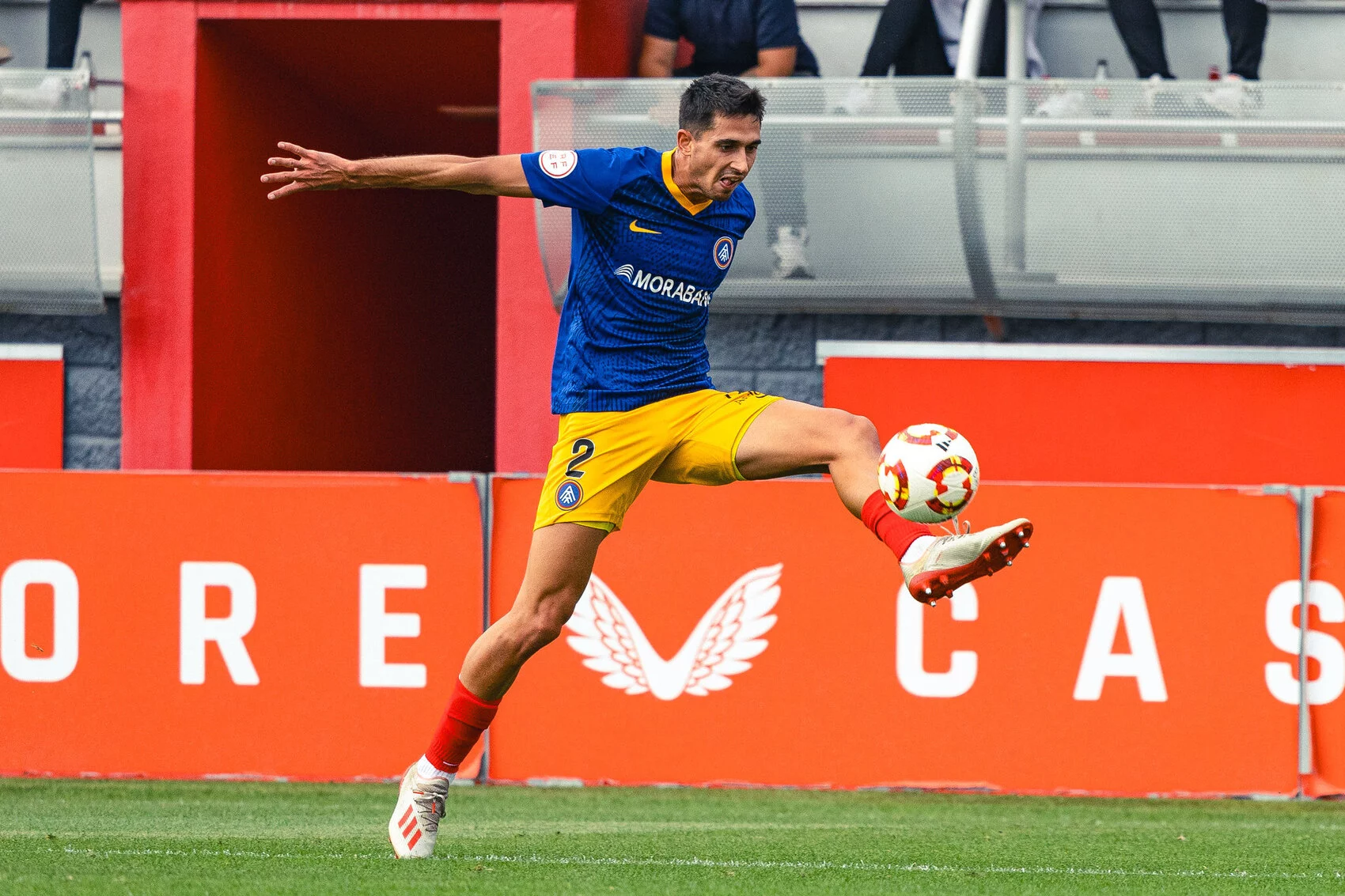 Una lesió a l’adductor deixa quatre setmanes fora de combat el defensa ...