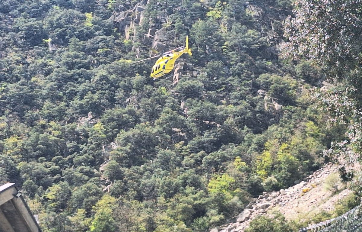Rescat amb helicòpter d’una persona que s’ha trobat malament al camí de ...