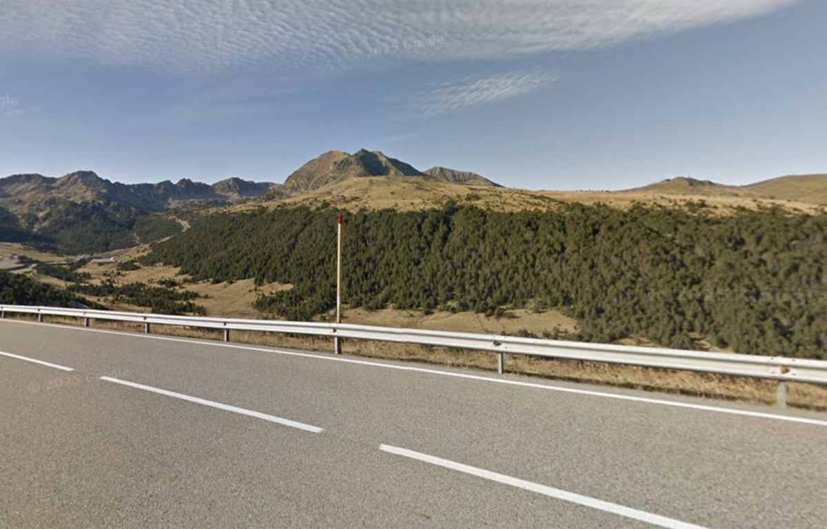 Ferit un motorista en un accident al Port d’Envalira - Altaveu el diari ...